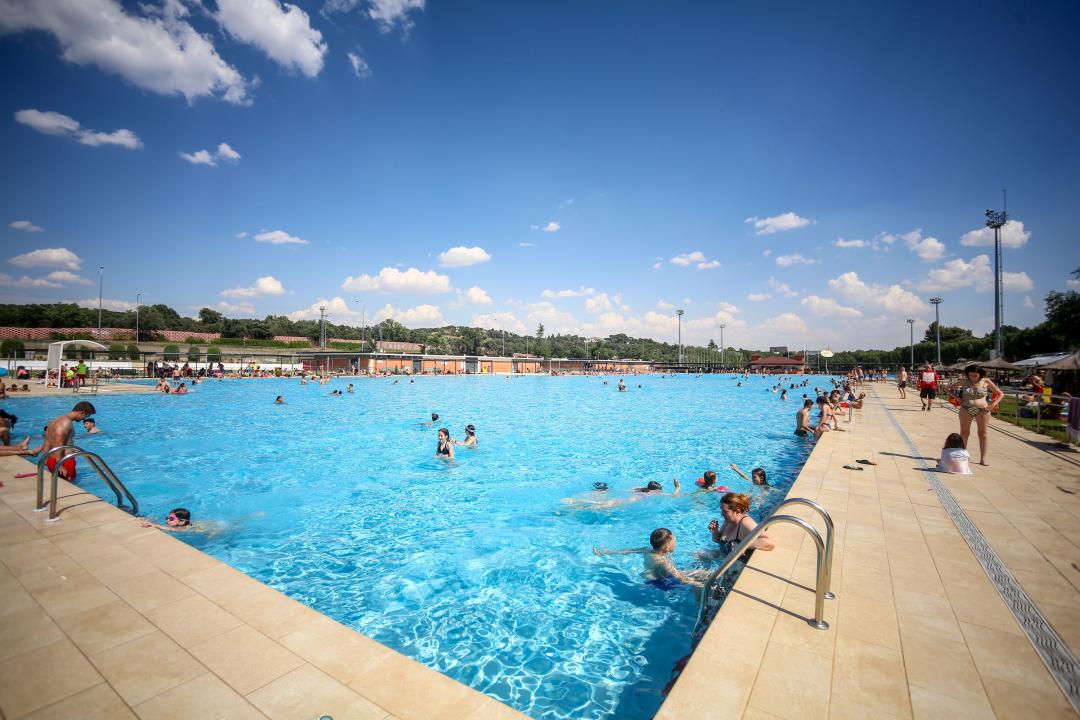 Piscinas municipales de Madrid 2024: horario, precio y cómo sacar las ...