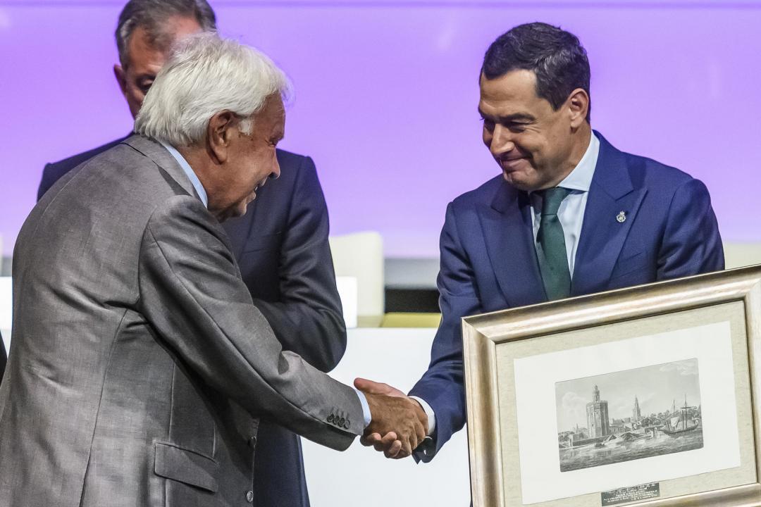 Felipe González se deja ver junto a Moreno Bonilla y critica la ...