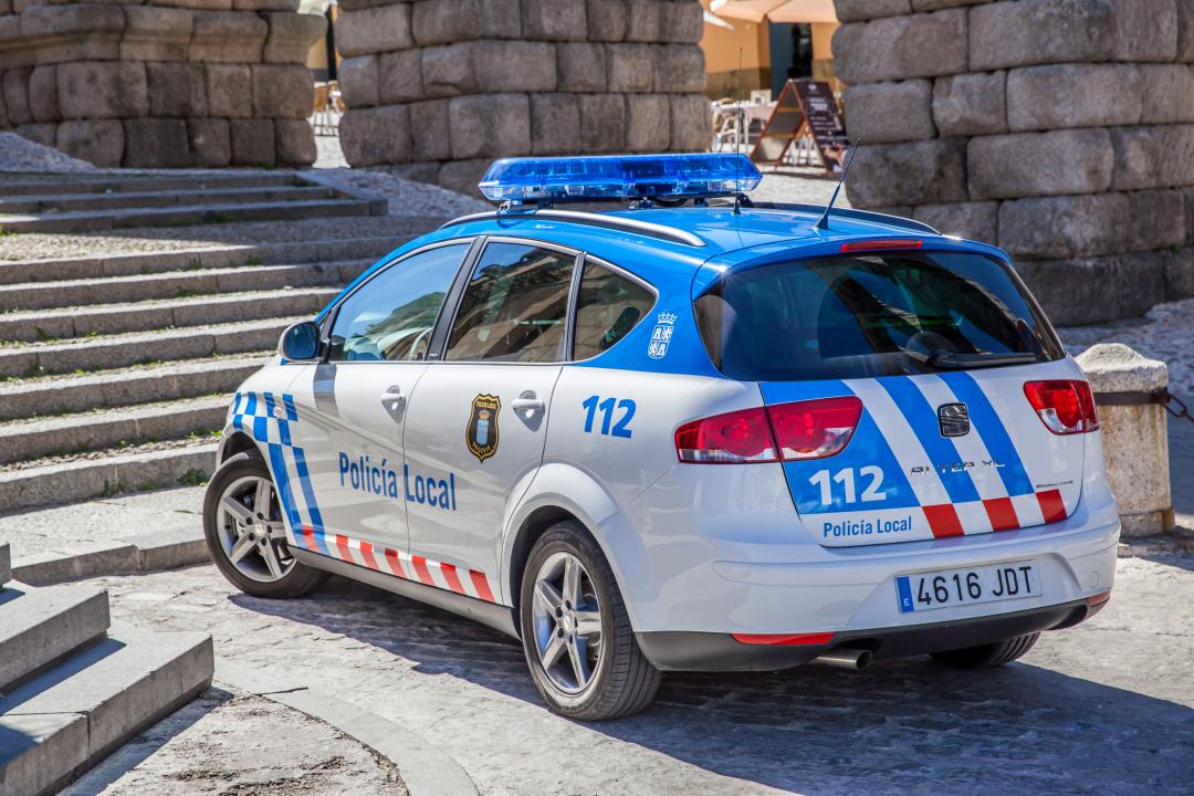 El ayuntamiento se queda sin dinero y el único coche patrulla no pasa ...