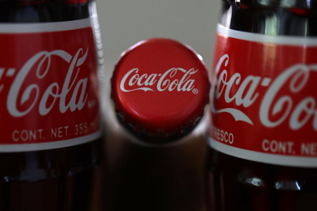 La reina europea de la Coca-Cola escapa (de momento) de la deuda