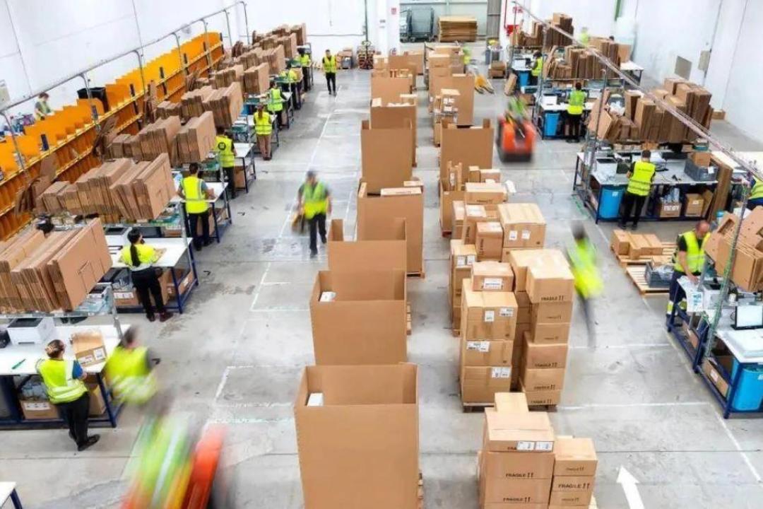 Este es el sueldo de un mozo de almacén en España en 2025