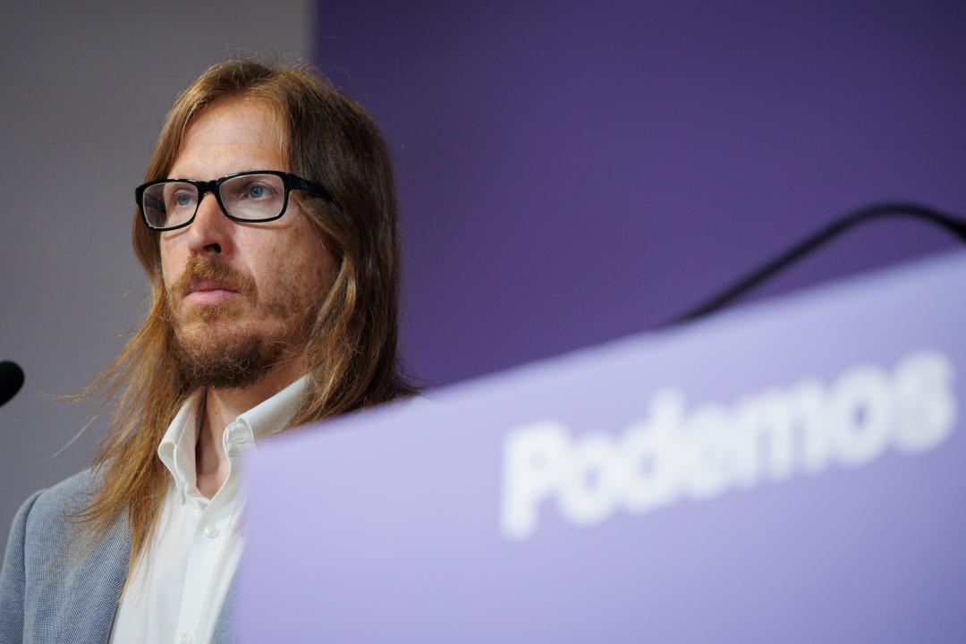 Pablo Fernández, de Podemos, identificado por la Policía durante las ...