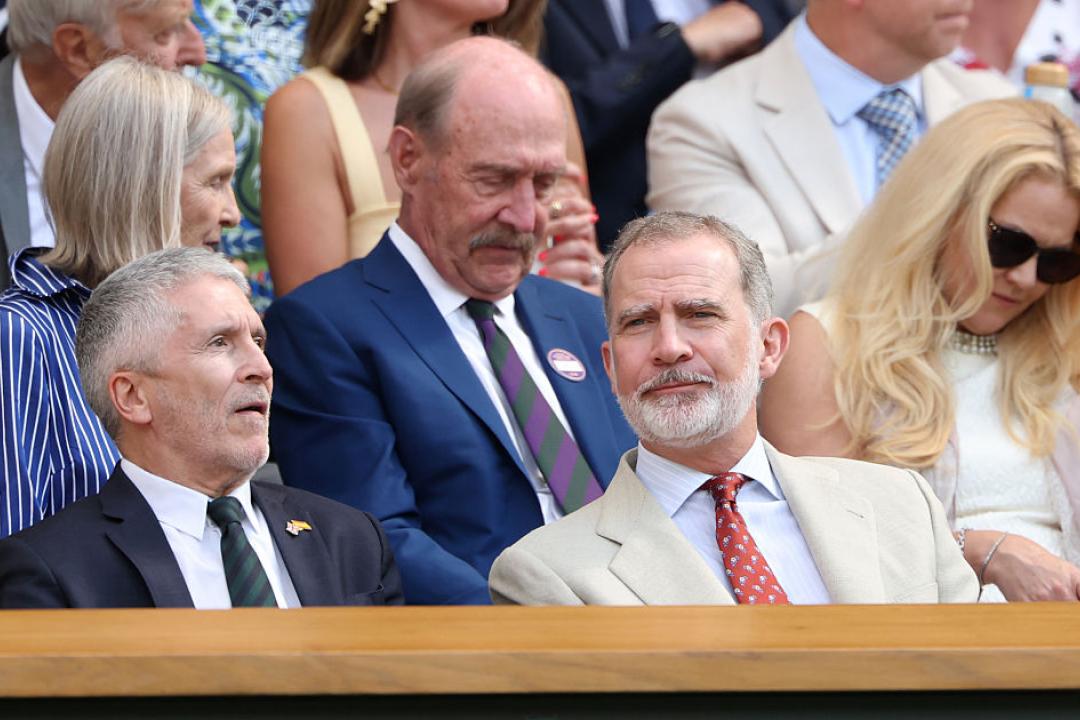 Las cámaras enfocan a Felipe VI durante la final de Alcaraz en ...