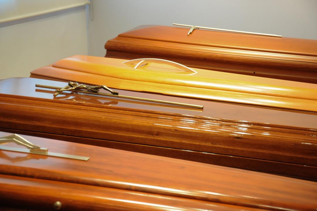Una funeraria cobra 8.000 euros a la familia por un mal consejo, notan ...
