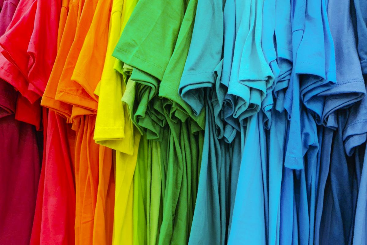 La paradoja del textil: una camiseta emite un 45% menos si la fabrica ...