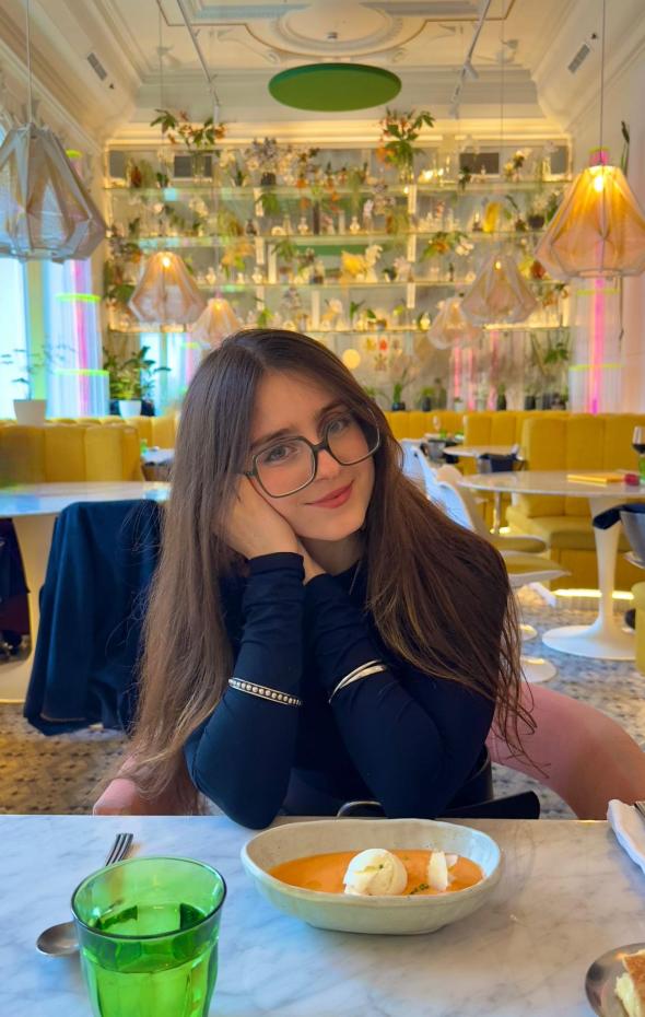 Preguntan a Roro en qué cadena verá las Campanadas y la respuesta ...