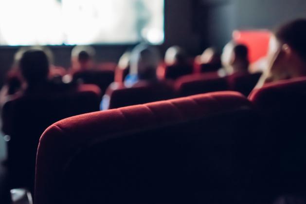 Lo que le ha pasado al ir a entrar al cine está montando un tremendo ...