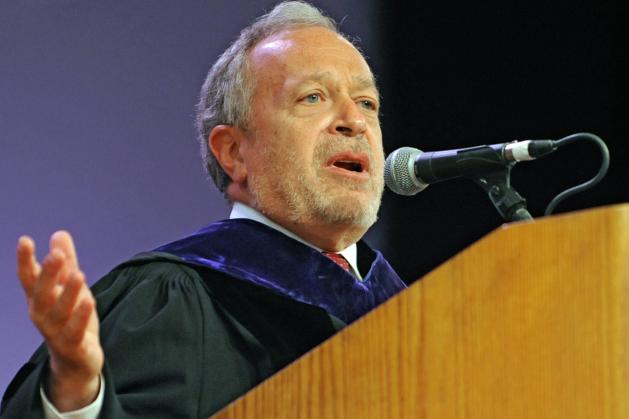Robert Reich, economista y académico, constata que la IA empobrecerá a ...