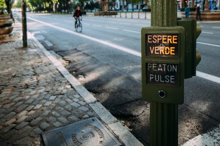 Plantea esta duda sobre los botones de los semáforos que muchos se han hecho alguna vez