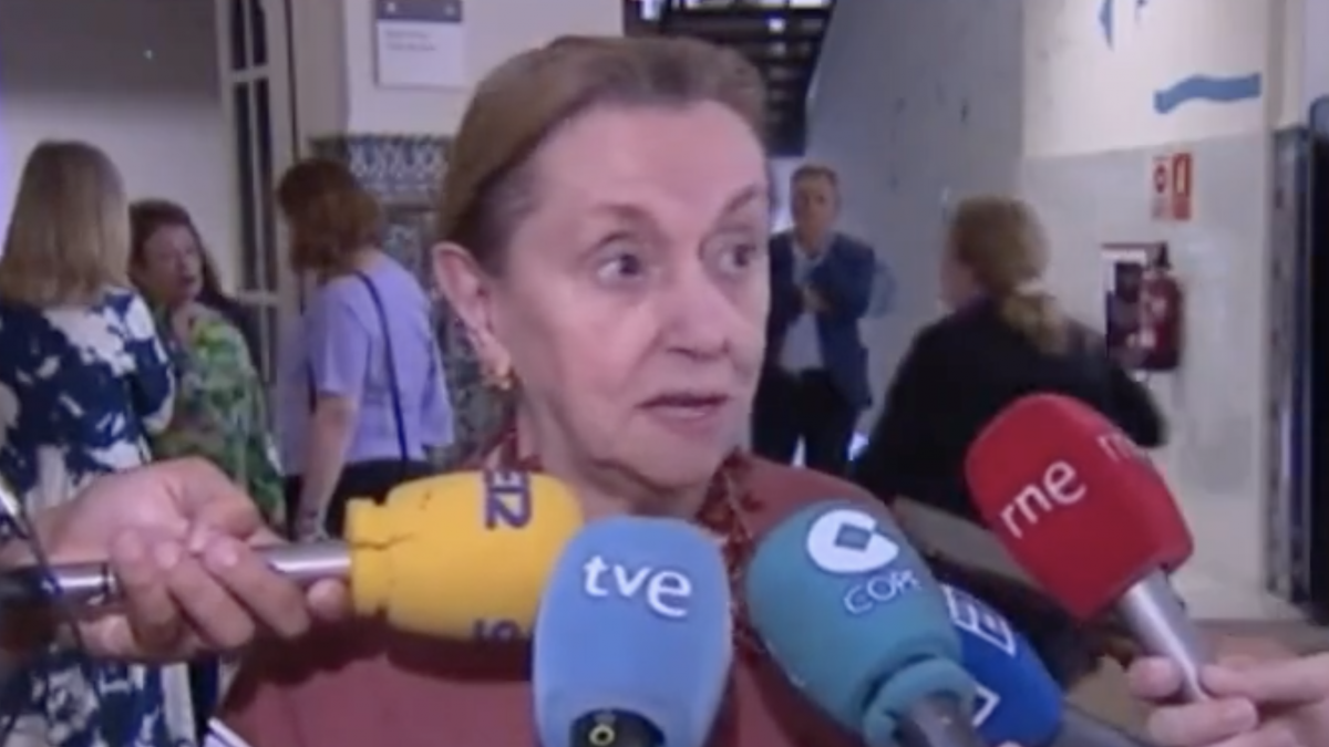 Críticas a Amelia Valcárcel por decir que Elizabeth Duval tiene 'nombre ...