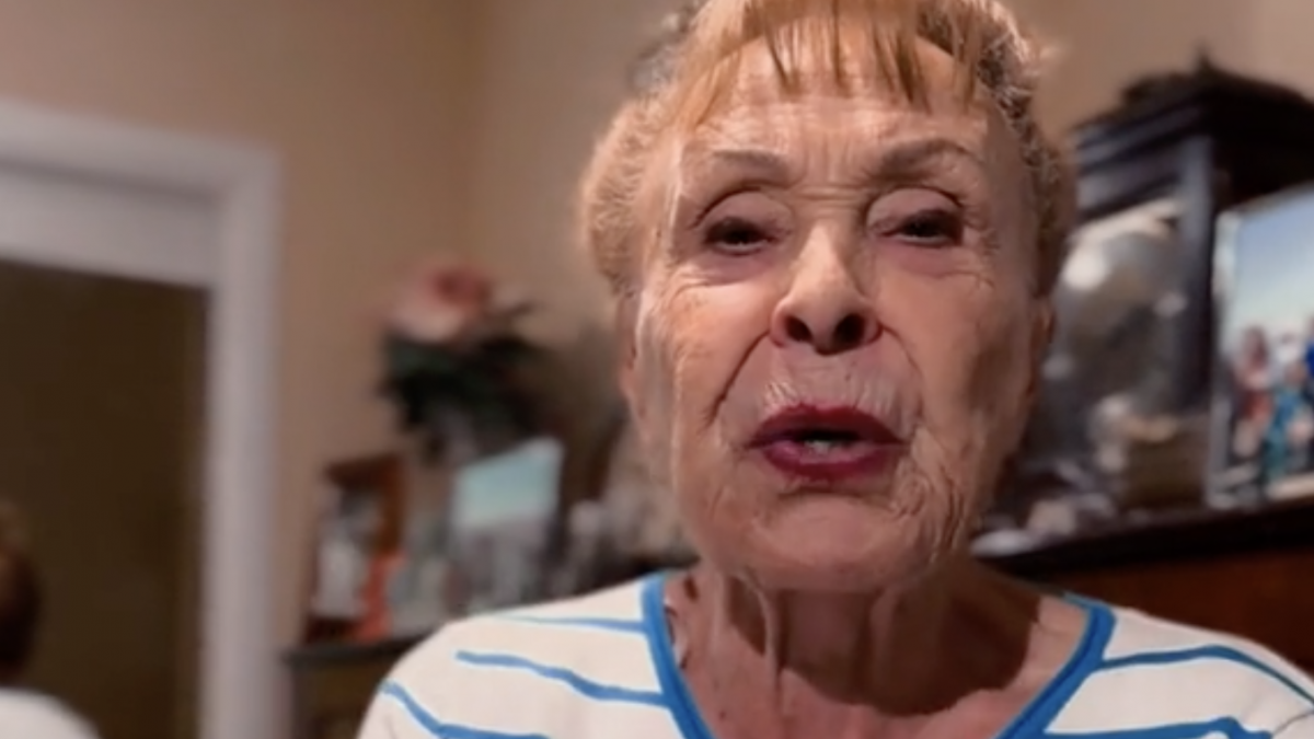 Gemma Cuervo reaparece en pleno 'boom' de 'Aquí no hay quien viva' con un glorioso mensaje