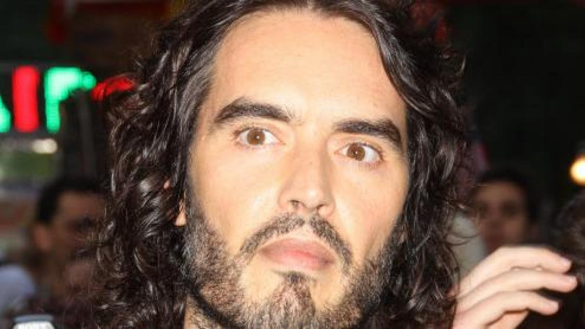 El actor británico Russell Brand, acusado de violación y agresión a ...