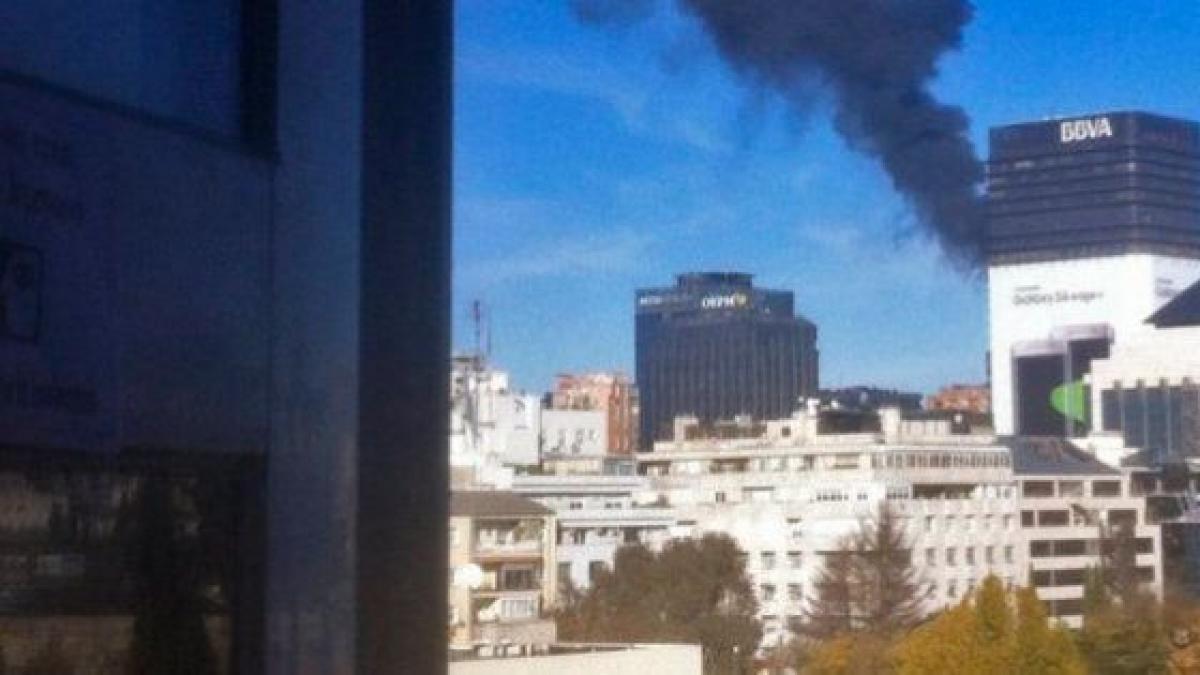 Incendio en un edificio de Azca en Madrid