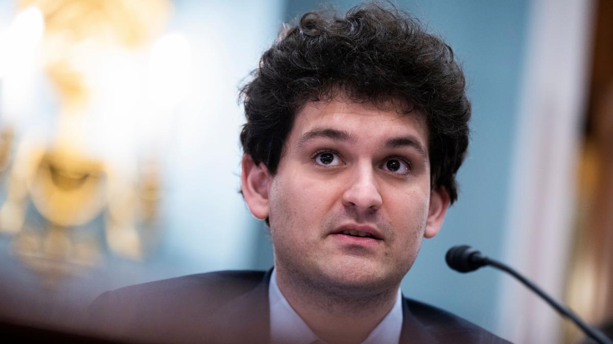 Sam Bankman-Fried (fundador de FTX), de joven estrella del universo cripto a estrellado