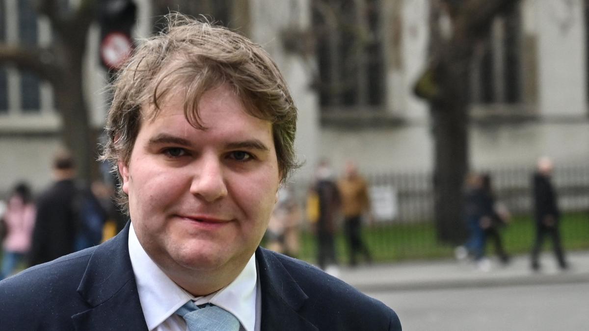 Jamie Wallis, diputado conservador británico, se declara transgénero y ...