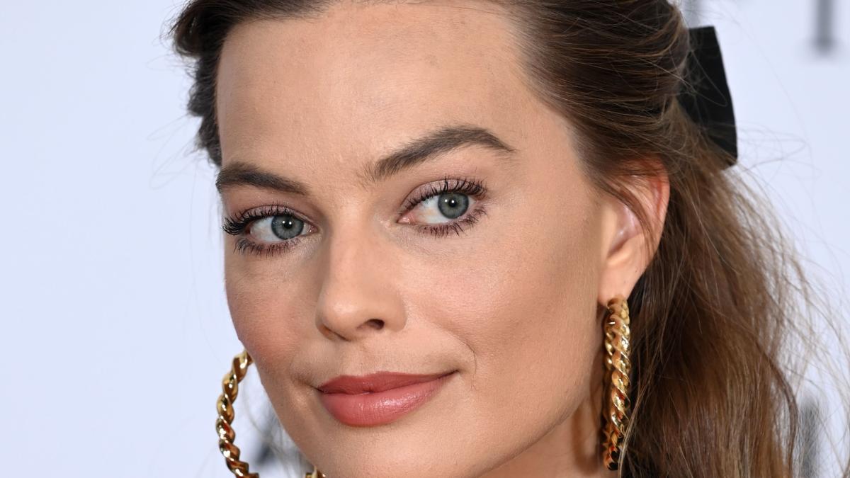 El vestido de Margot Robbie en los Oscar que no se vio en la alfombra roja