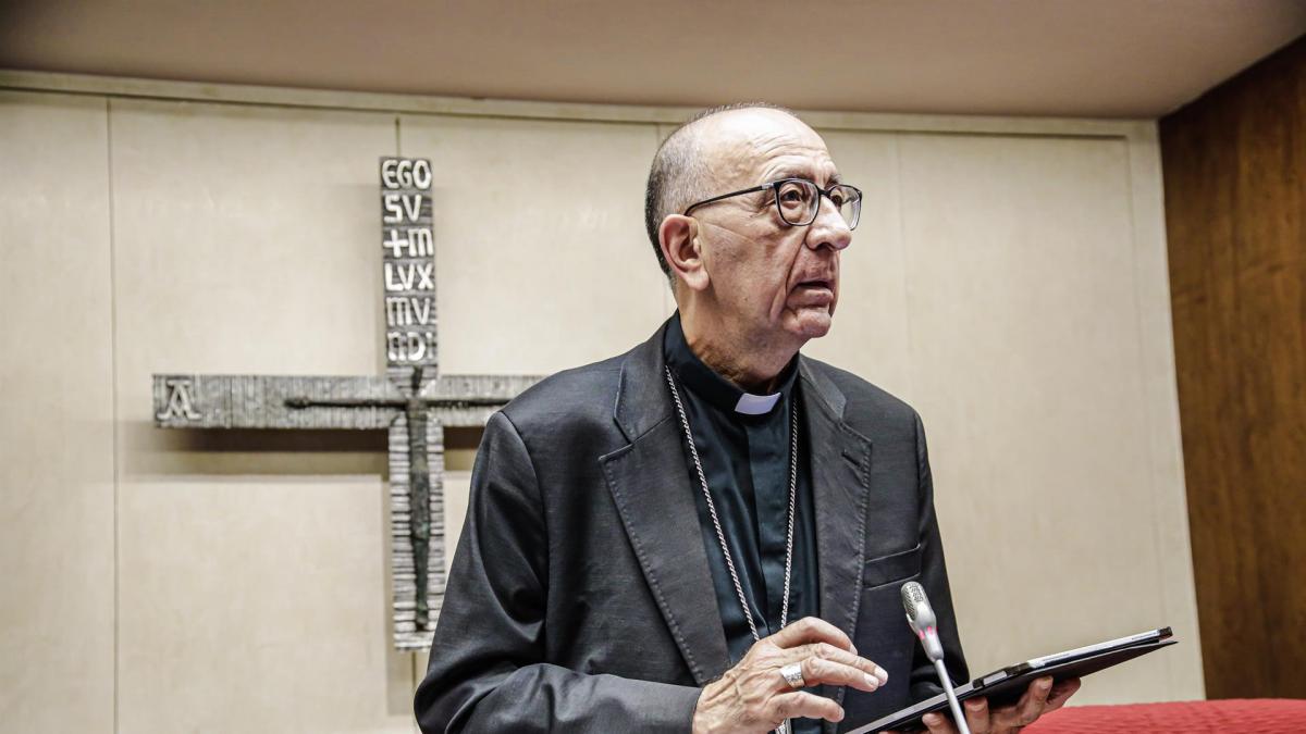 El cardenal Omella llama a una joven española que dice haber recuperado ...