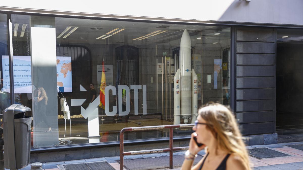 La Policía retira el operativo de seguridad tras el desalojo en Madrid por aviso de bomba