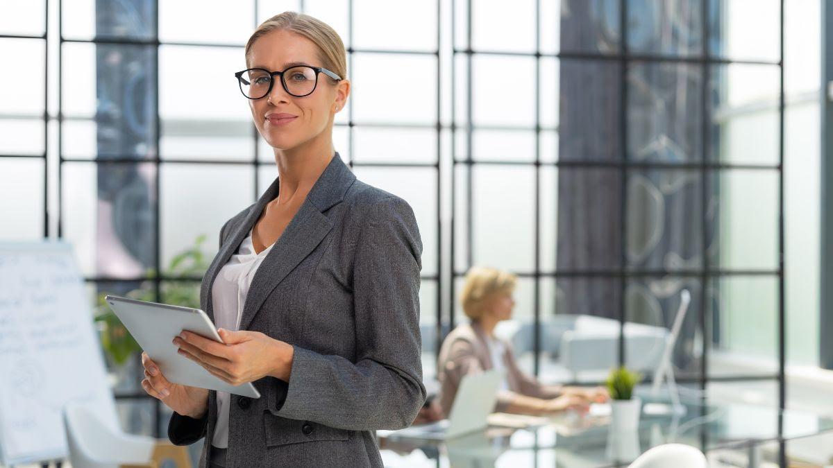 MBA o EMBA: ¿en qué se diferencian y cuál escoger?