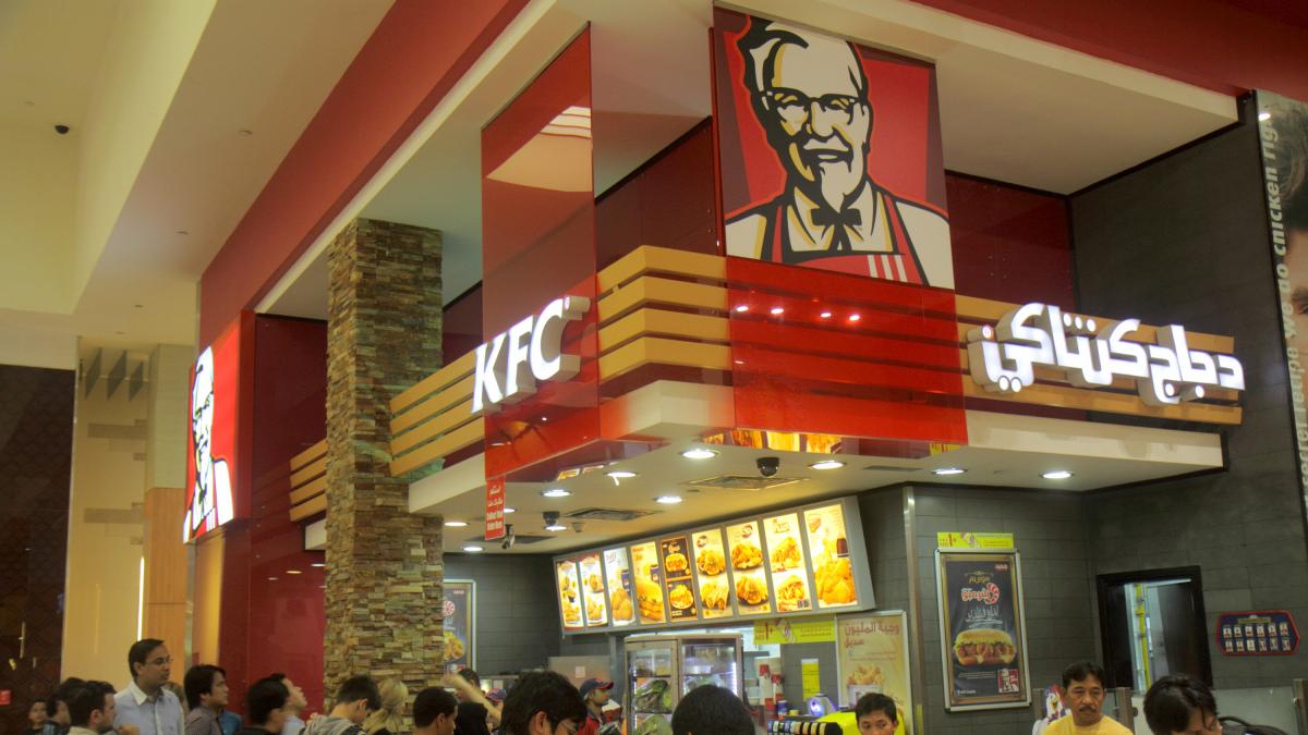 Se queda 'en shock' al ver lo que vale la cena de año nuevo en un KFC ...