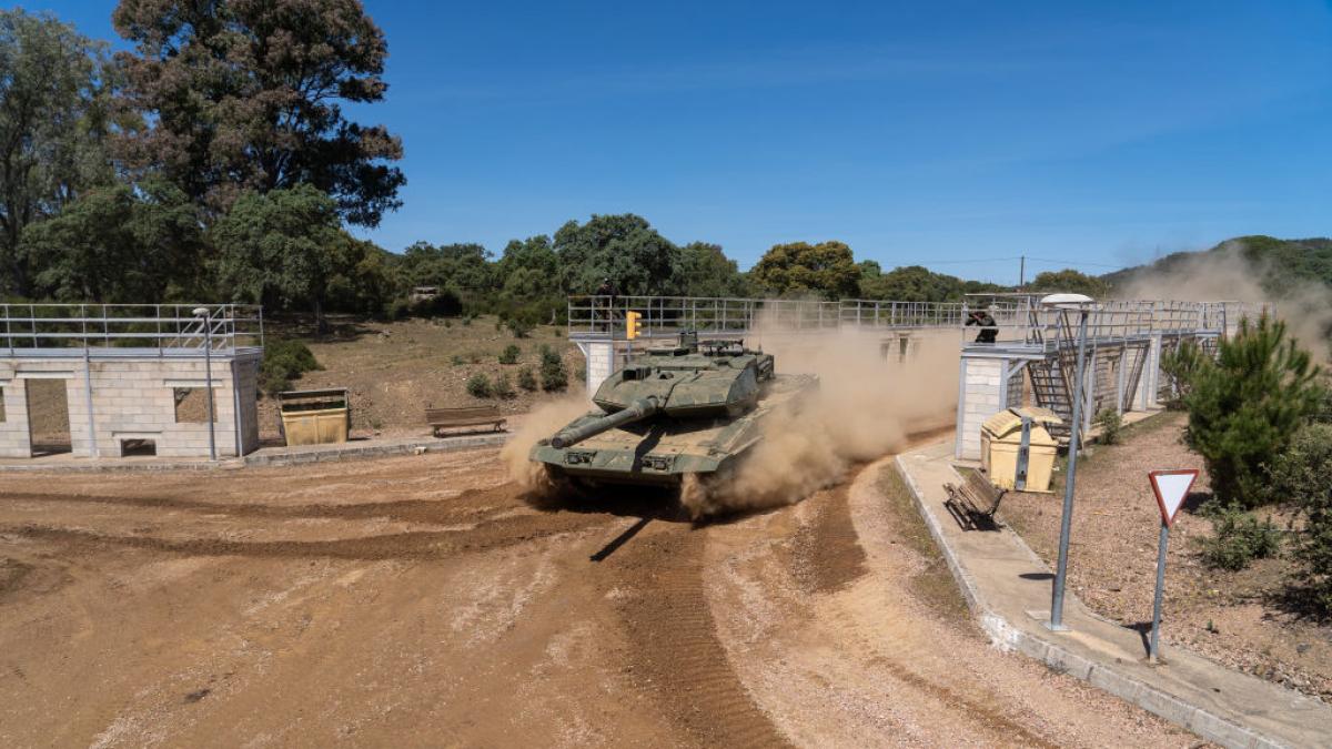 El esperado tanque acorazado entra a España