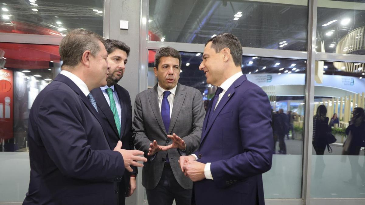 El 'núcleo duro' de Sánchez responde a Page: 'Quien está en el ...