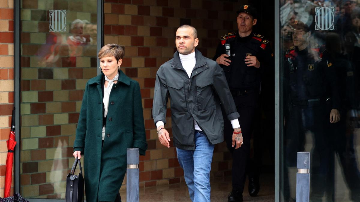 Dani Alves sale de la cárcel tras 14 meses en prisión