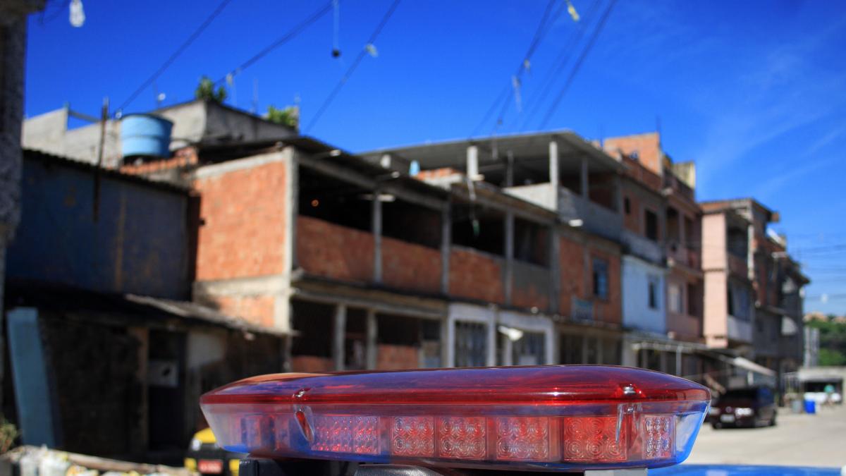 Detenida una mujer por llevar el cadáver de su tío al banco para tratar ...