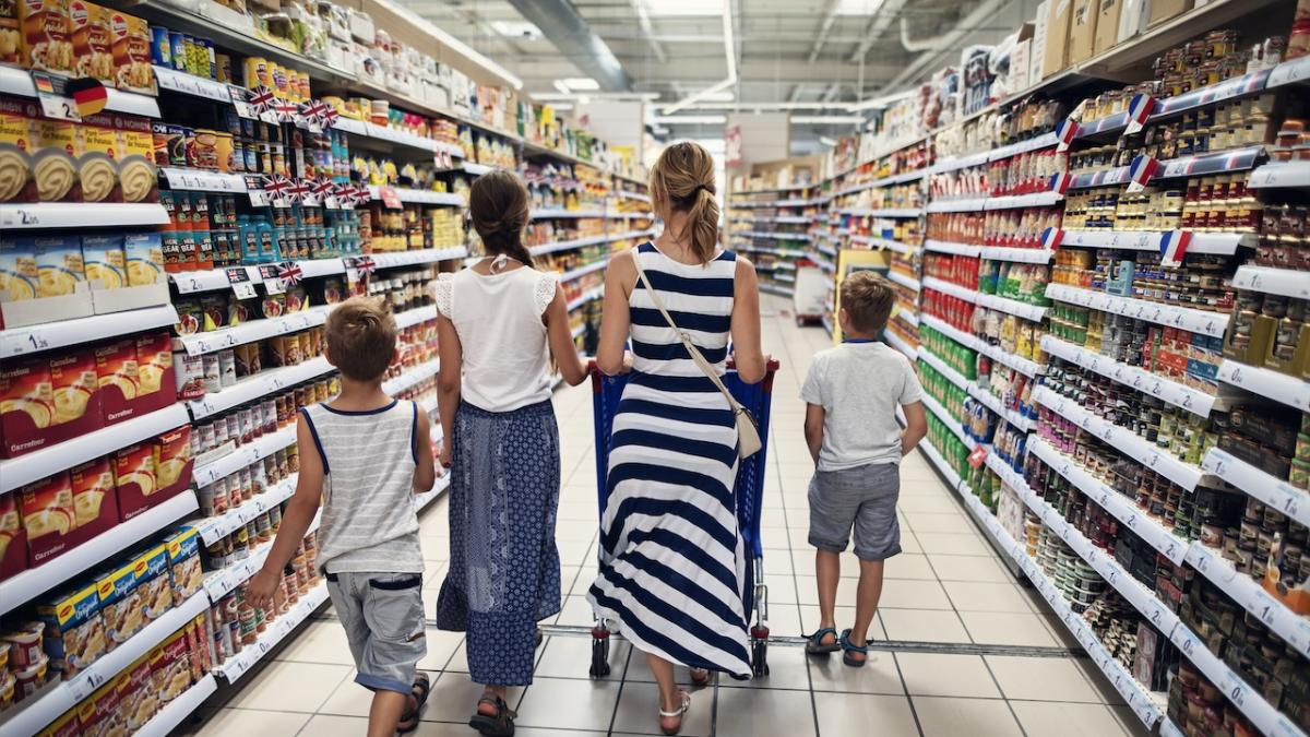 La inflación repunta una décima, al 3,3%, por la subida en alimentos y ...