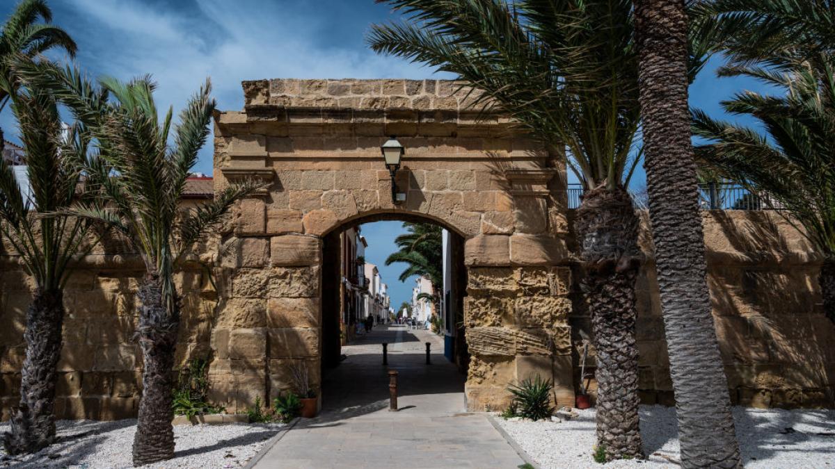 Los 51 habitantes de la isla menos poblada de España declaran la guerra ...