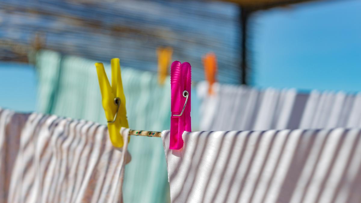 El tendedero portátil de Amazon que no ocupa espacio y es ideal para viajar