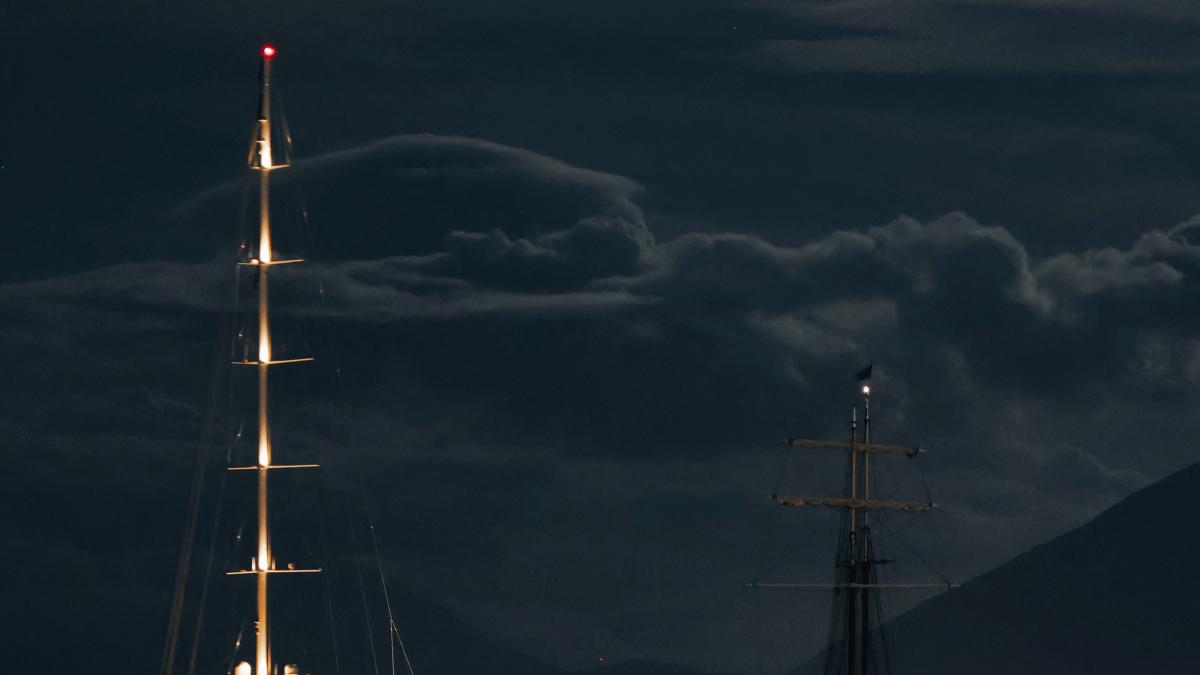 La empresa del yate de lujo hundido con multimillonarios en Sicilia ...