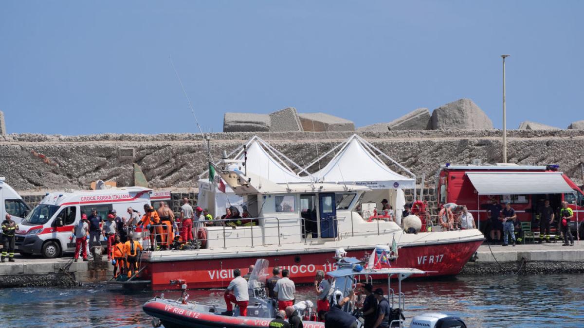 Un pescador presente en el hundimiento del yate de lujo en Sicilia ...