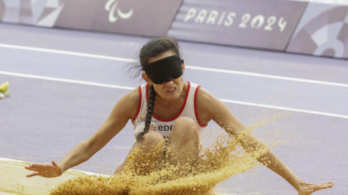 Alba García se cuelga el bronce en salto de longitud T11 y entrega la ...