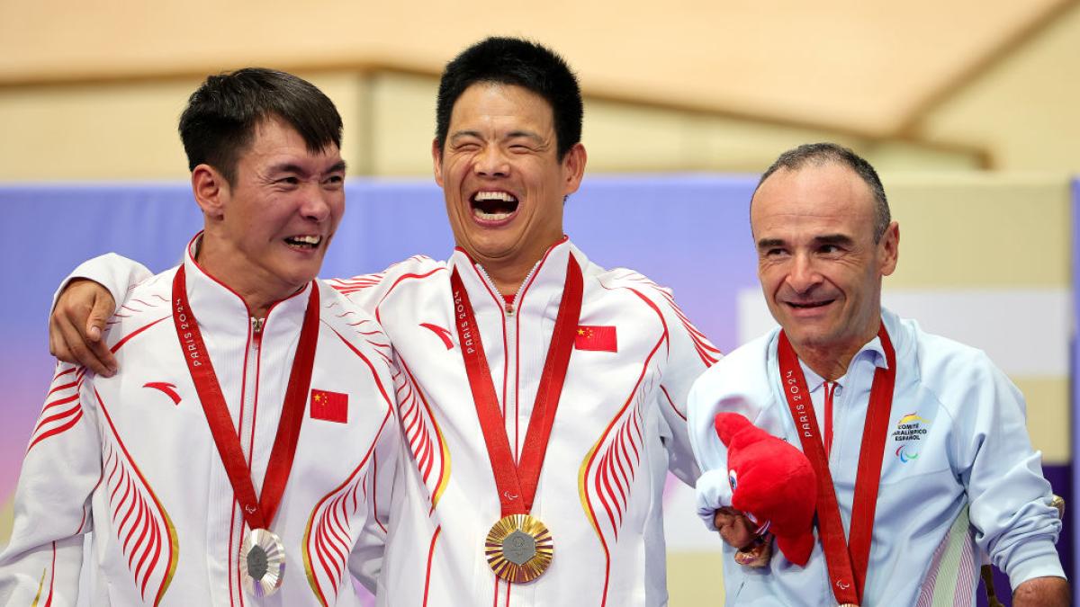 España se estrena con tres medallas en ciclismo y natación en los ...