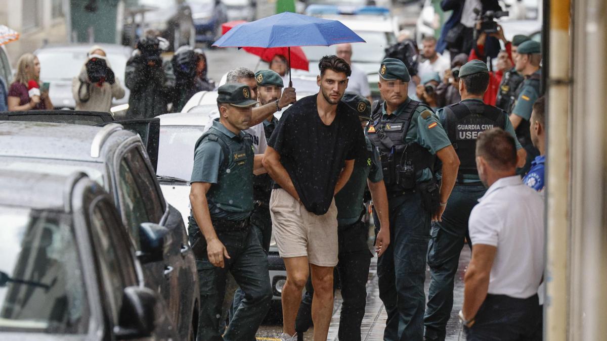 Rafa Mir queda en libertad con cargos tras declarar ante el juez