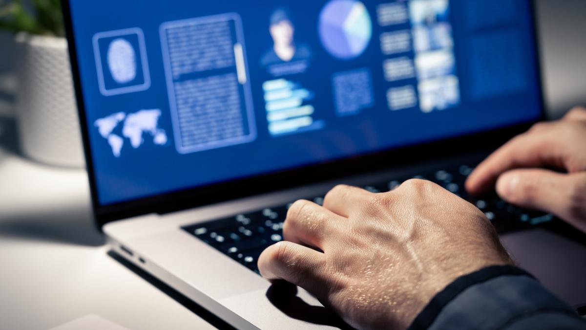 Esta es la sanción a un policía por consultar datos de un conocido en ...