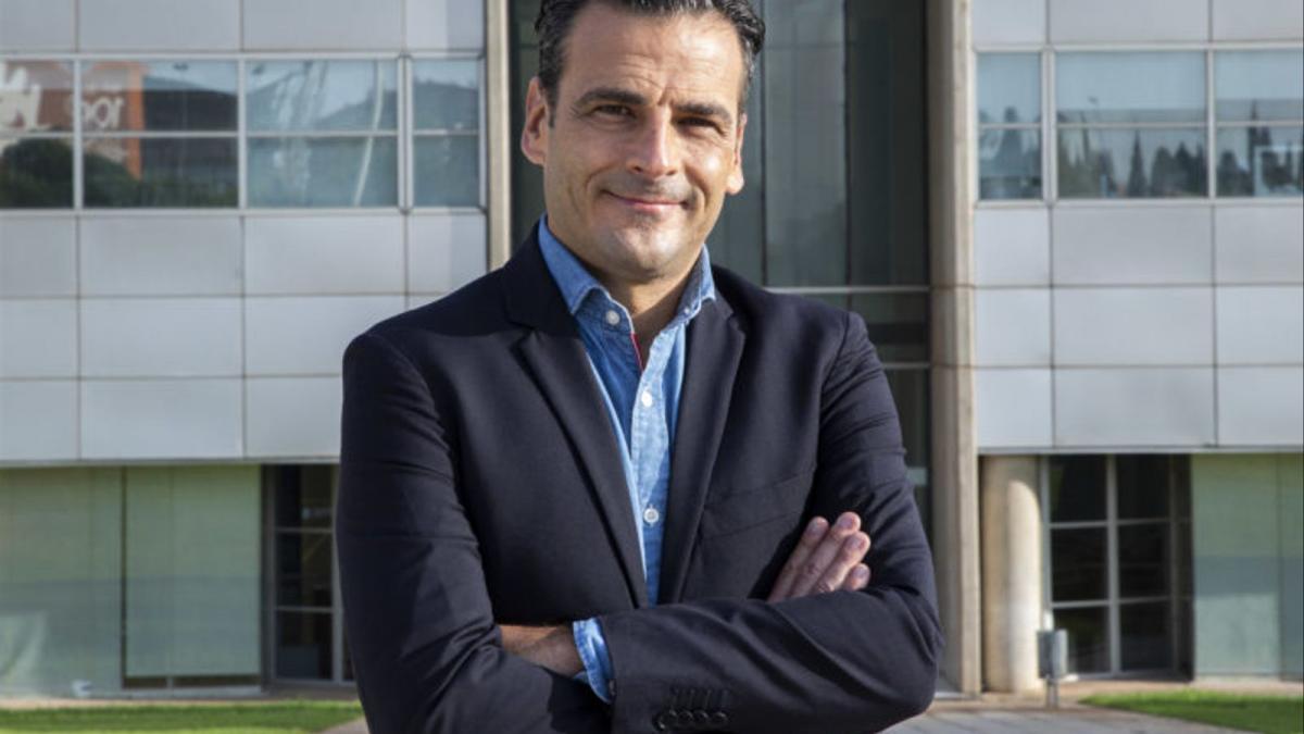 Dimite Alfred Costa, director general de la radiotelevisión pública ...