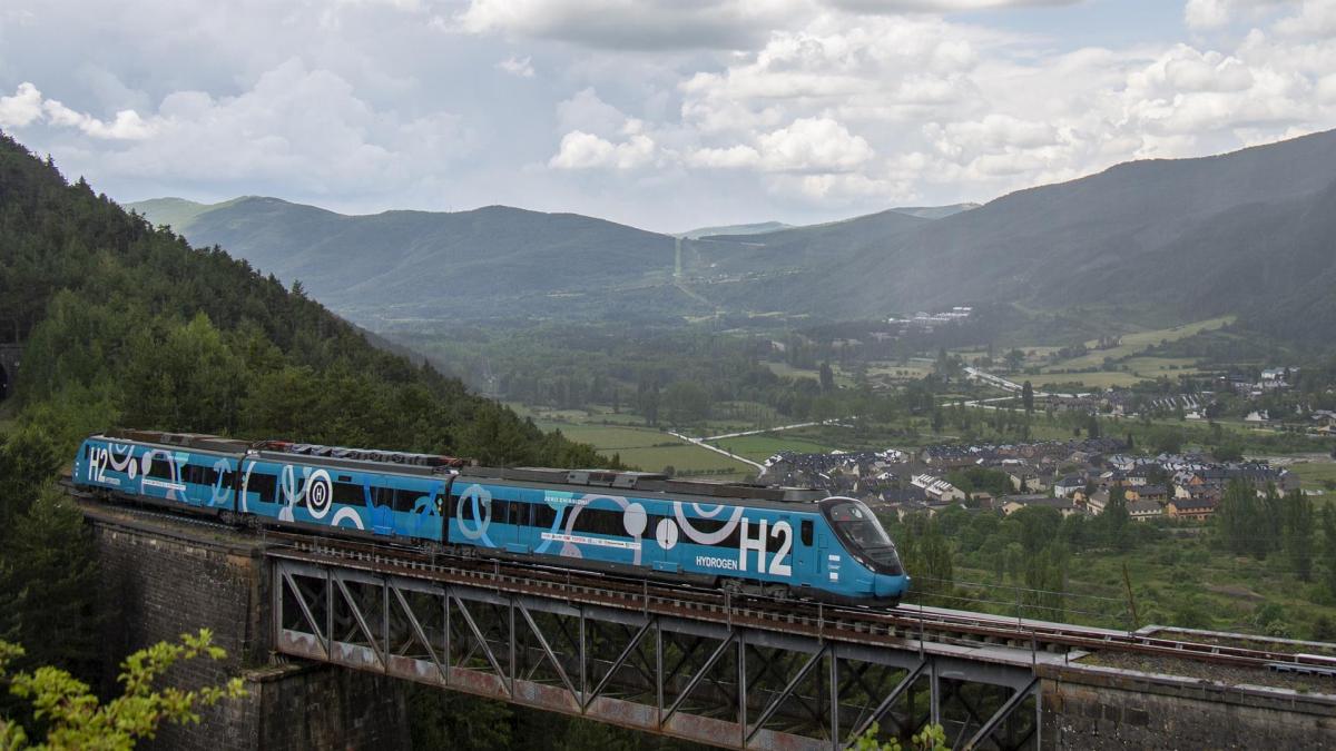 Prueba final superada para el tren español de hidrógeno envidiado en ...