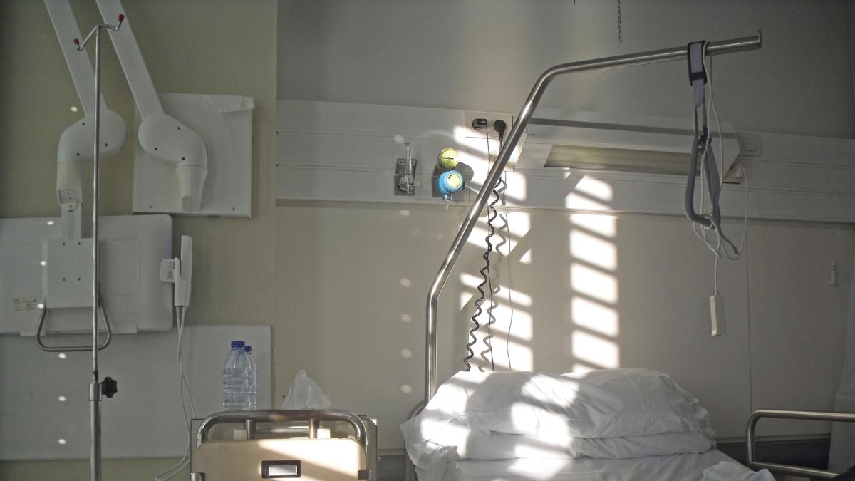 Un hospital pide perdón por la cesta de navidad a sus 5.600 empleados