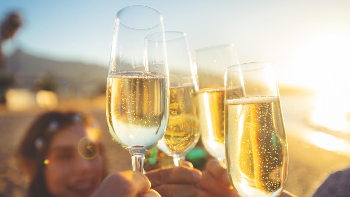 Una copa de cava en tus comidas de Navidad tiene estos buenos y malos ...