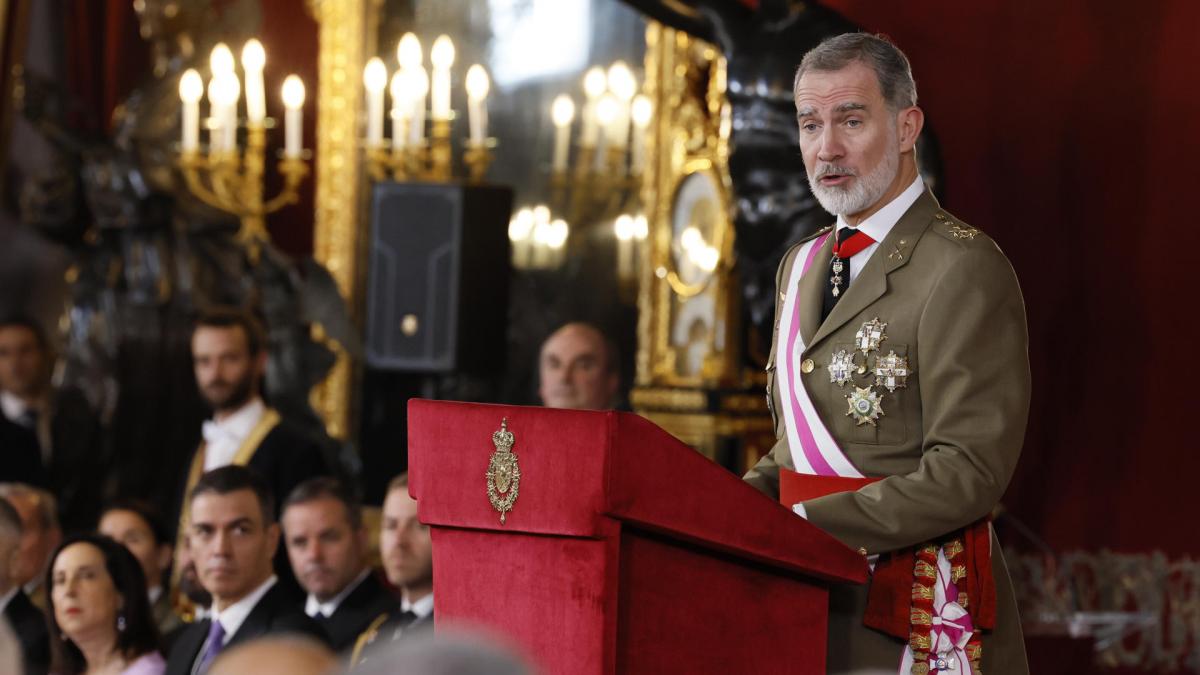 El rey aprovecha la Pascua Militar para ensalzar la labor de las ...
