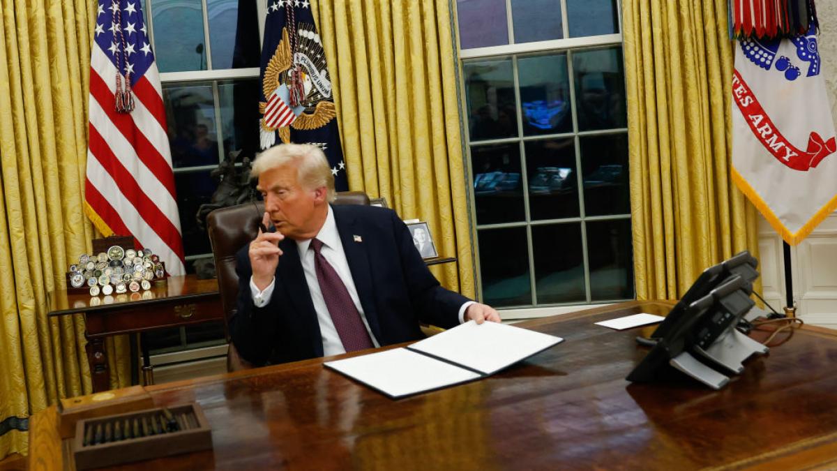 Donald Trump vuelve a instalar un 'botón de la Coca-Cola' en el ...