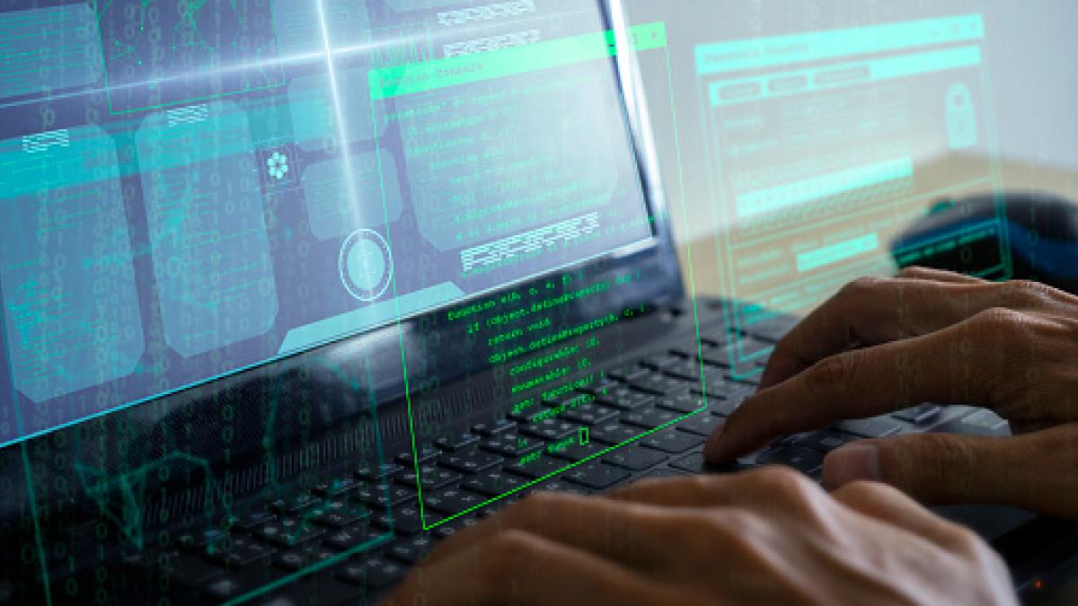 La policía española atrapa al joven hacker que ha puesto en jaque a la OTAN, al ejército de EEUU ...