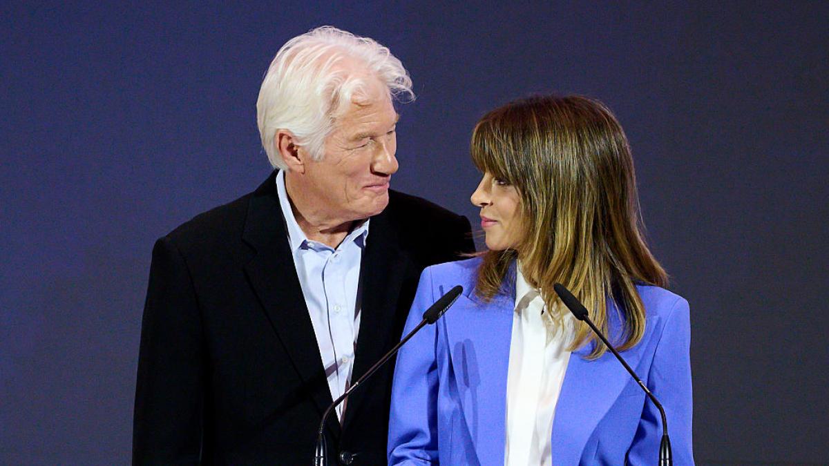 Richard y Alejandra Gere visitan las obras de un nuevo colegio en Madrid