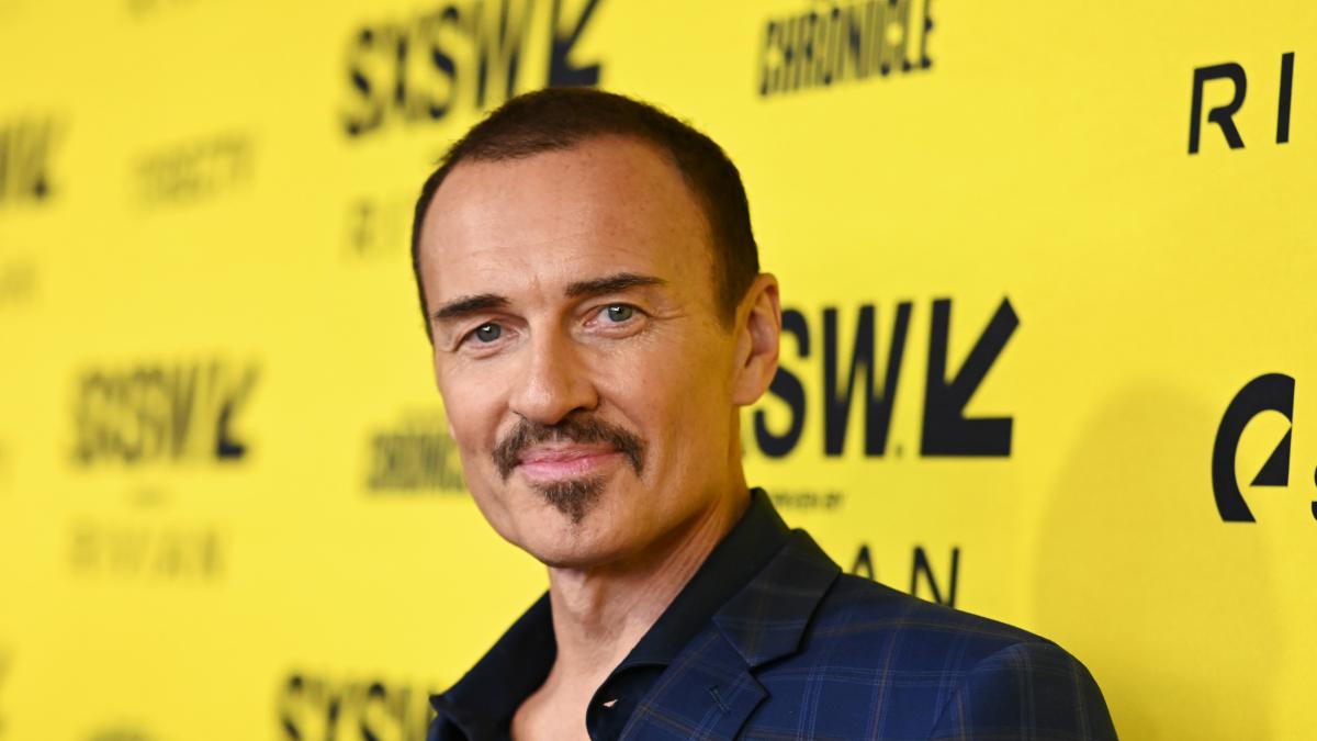 Muere el actor Julian McMahon a los 56 años