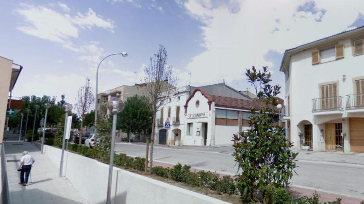 Un pueblo en España ofrece casa gratis más 15.000 euros por instalarse ...