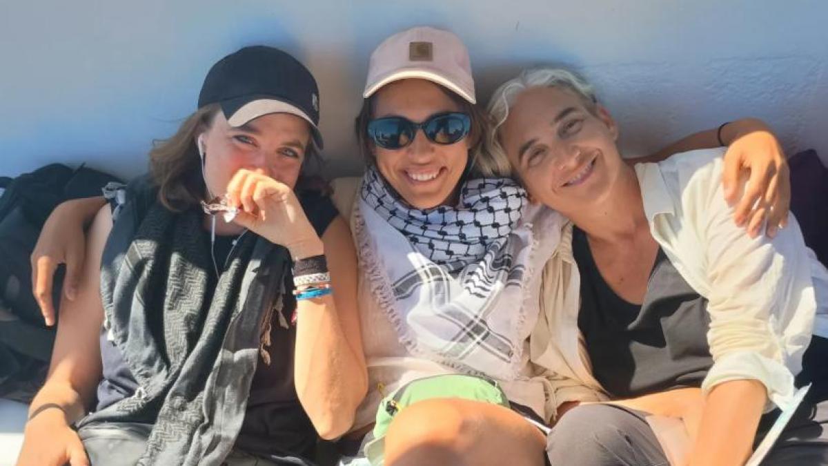 Entrevista con Ada Colau, en 'zona de alto riesgo' con la Flotilla a ...