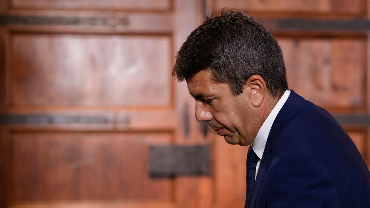 El BOE no agradece a Mazón 'los servicios prestados' al publicar su cese