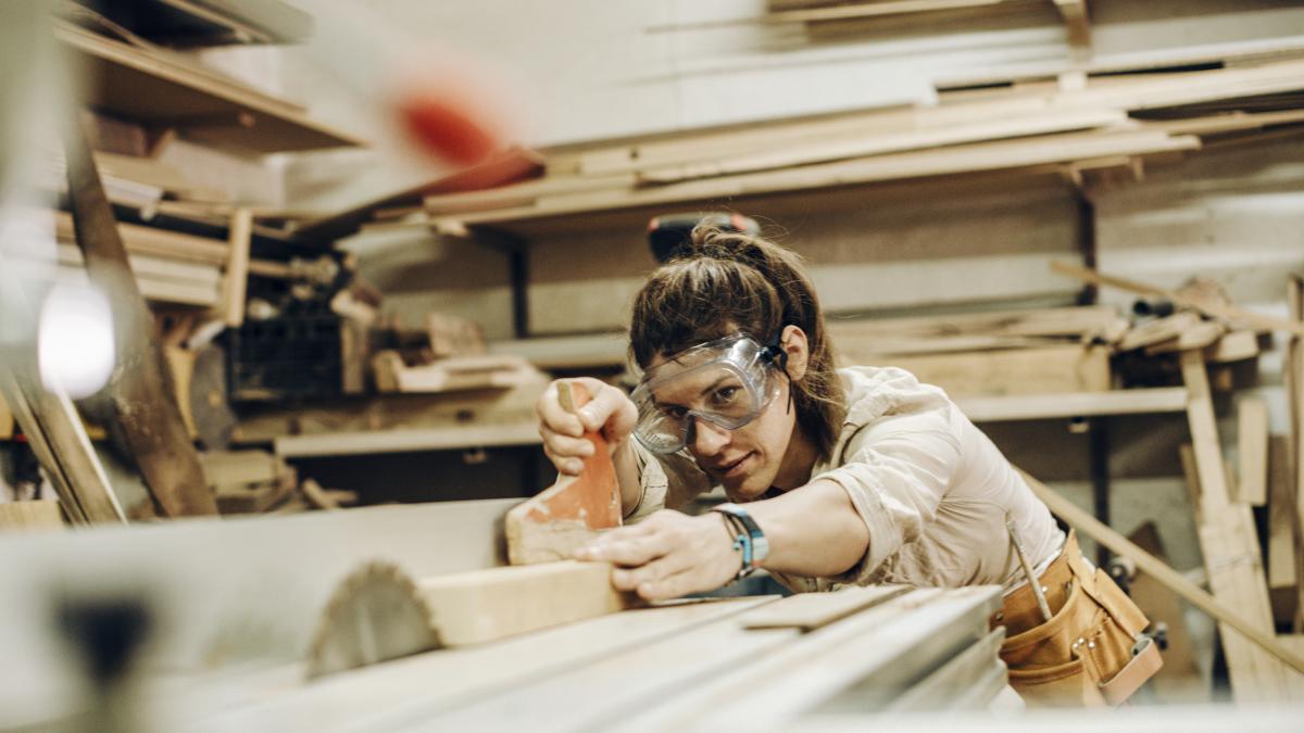 Enora, carpintera de 35 años, habla de la pasión por su trabajo ...